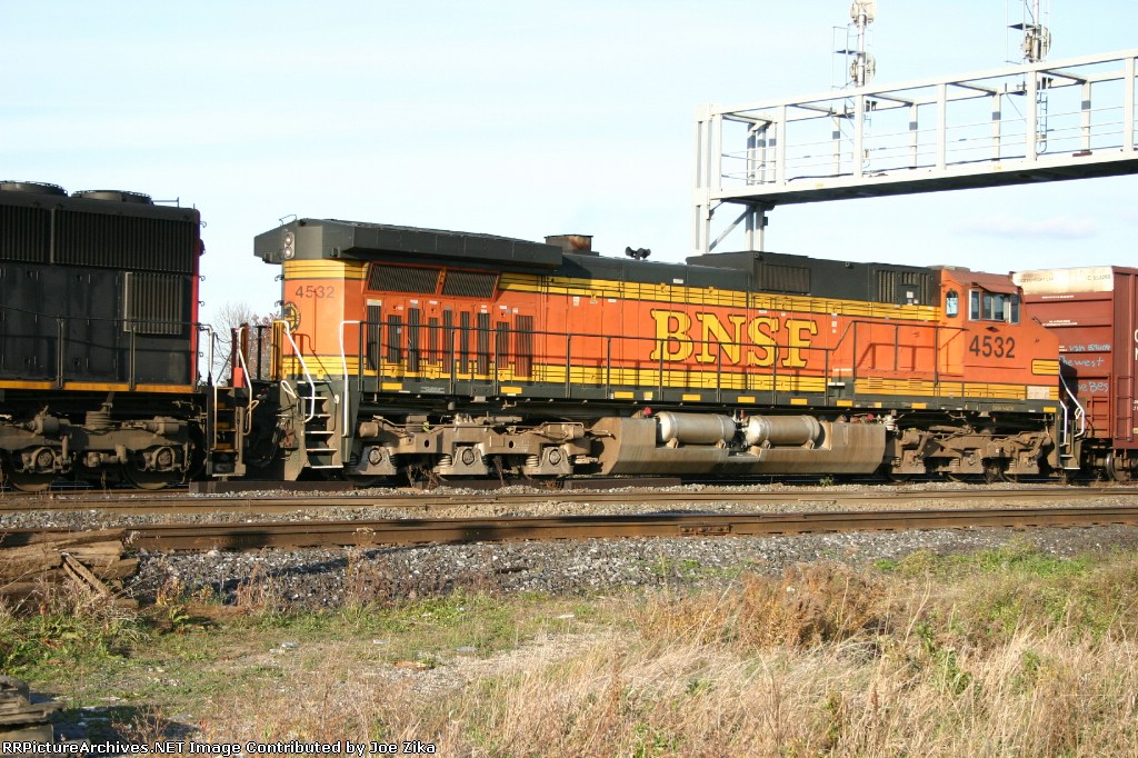 BNSF 4532 9-44CW